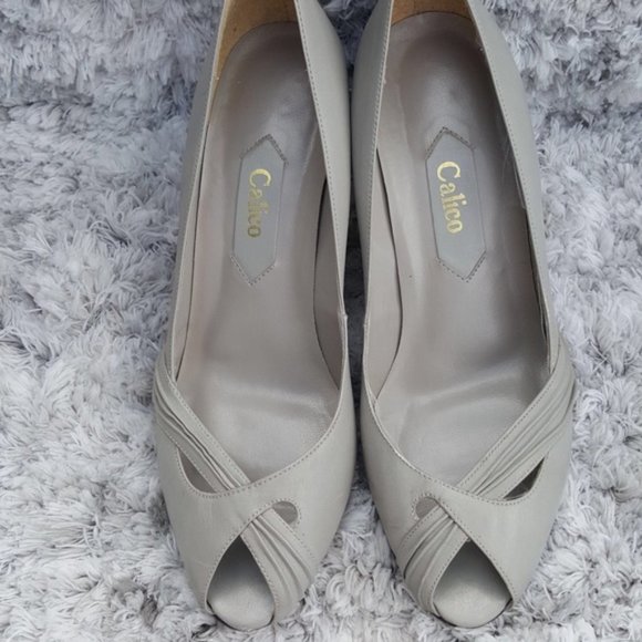 Calico | Shoes | Calico Peep Toe Kitten Heels | Poshmark